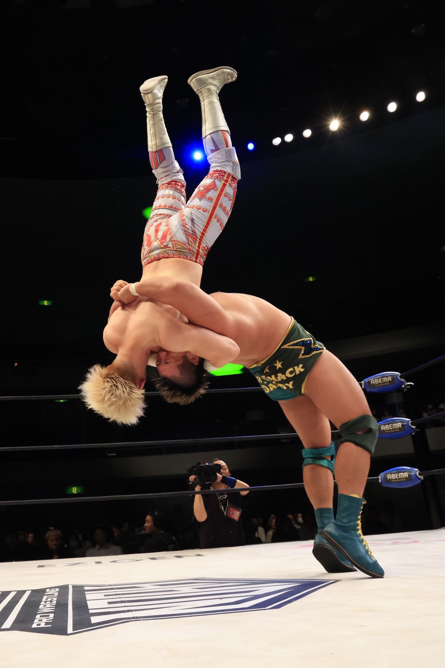 Yoshiki Inamura 選手紹介 | プロレスリング・ノア公式サイト | PRO-WRESTLING NOAH OFFICIAL SITE